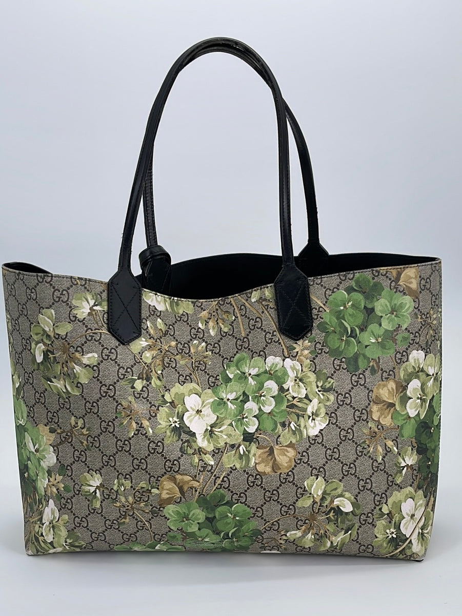 Preloved Gucci GG Bloom Supreme Large Reversible Tote 359363523040 031 ...